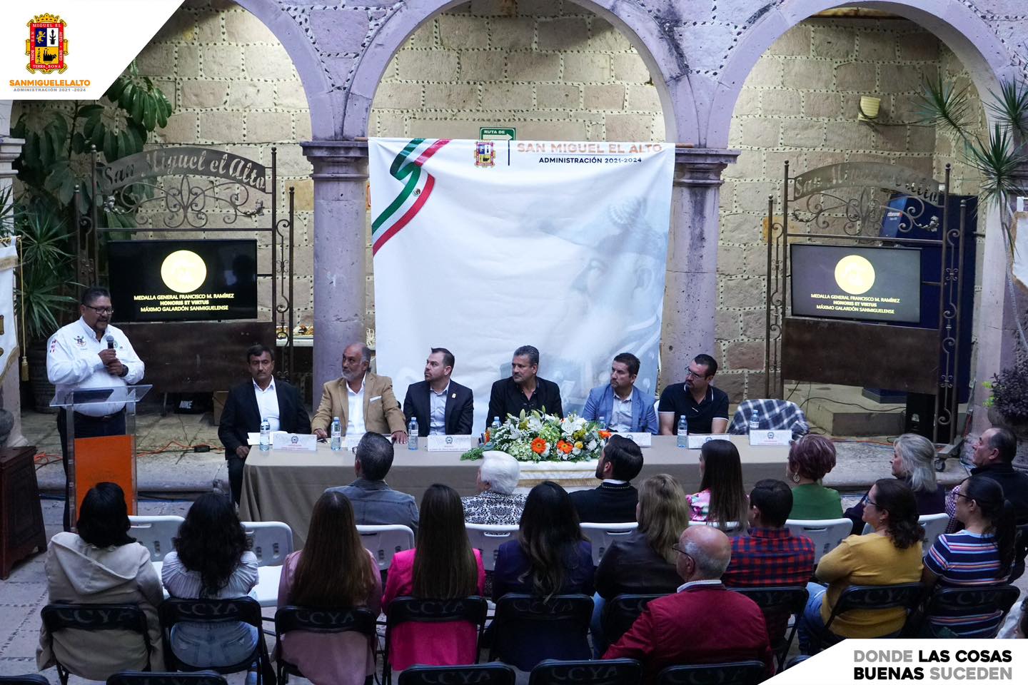 En las instalaciones del Palacio Municipal, se realizó la entrega de la ...